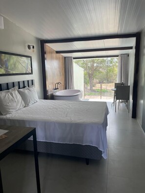 Quarto Standard, 1 cama queen-size, lareira | Wi-fi grátis, roupa de cama fornecida 