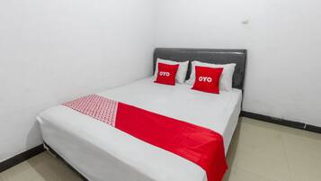 Quarto Duplo Standard | Secretária, Wi-fi grátis, roupa de cama fornecida