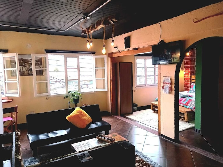 Donde Pepe, Ubicado En El Corazón Del Centro Histórico De Zipaquirá. - Zipaquirá