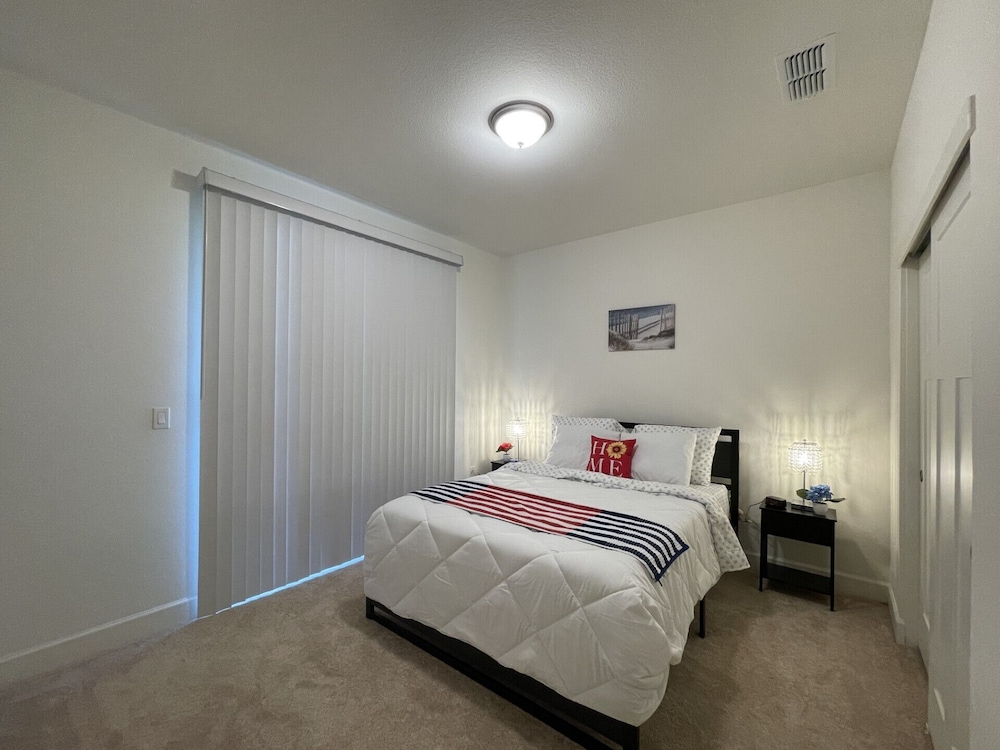 Brand-new Modern 1 Bedroom Suite, Kitchenette, Separate Entrance, Great Location - サクラメント, CA