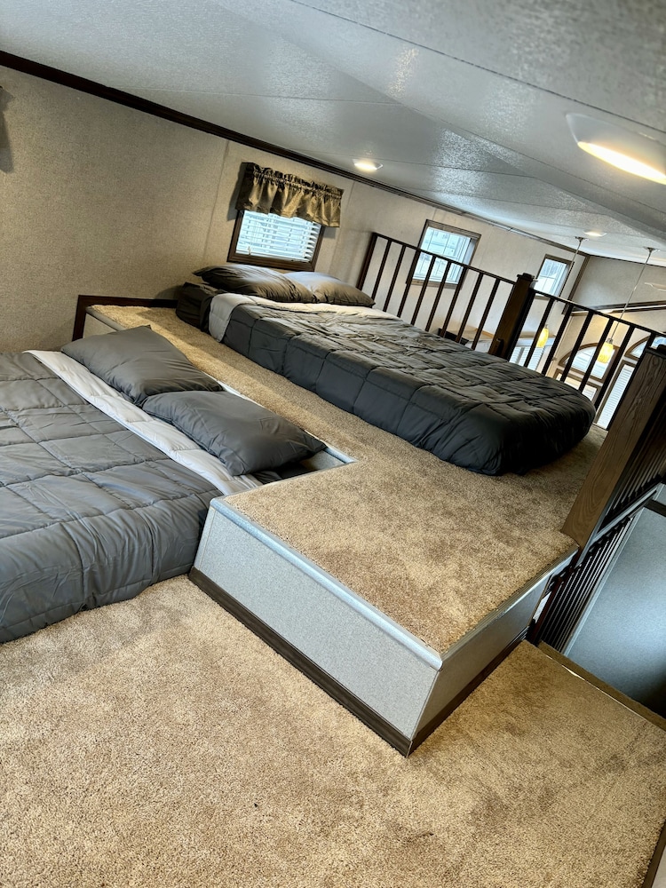 Park Model At Flickabirds Resort! Golf Cart, Boat And Jet Ski Rental Available! - Minnesota