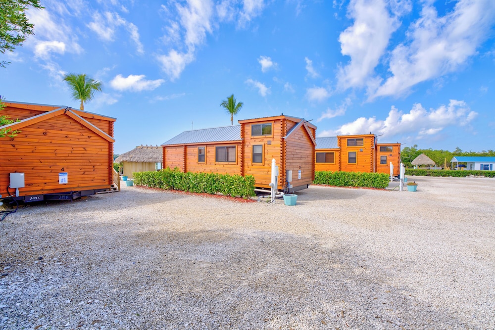 Cabins At Bonefish Bay - Key Colony Beach, FL