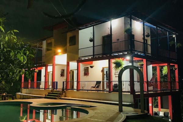 Fachada da propriedade