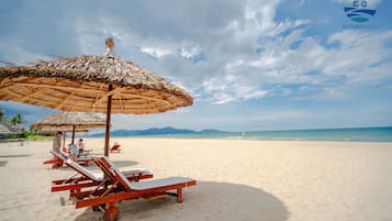 Praia particular, areia branca