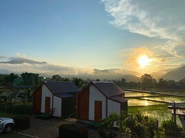 Villa Deluxe, 1 cama king-size, vista para a colina | Vista do quarto