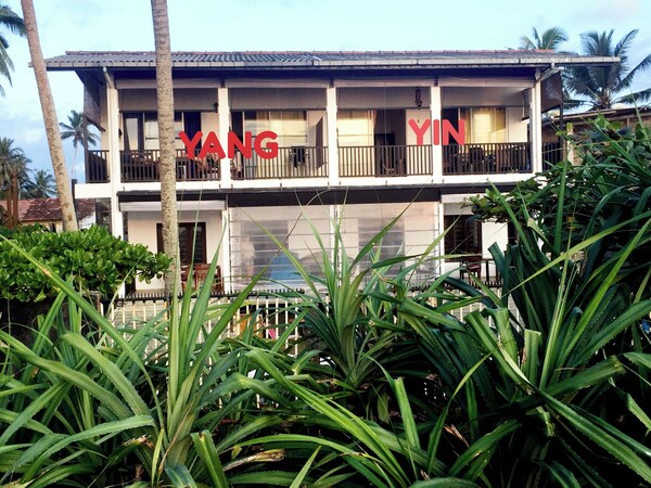 Beach Villa Yin Near Hikkaduwa, With Pool And Cook - Semi-detached House - Hikkaduwa