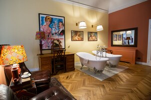 Suite Standard, Vista para a cidade | Cofre no quarto, Wi-fi grátis, roupa de cama fornecida 