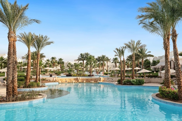 4 piscinas exteriores