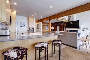 Condo, 2 quartos | Parte interna