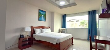 Quarto Deluxe, vários quartos, Vista para a cidade | Roupa hipoalergénica, com decoração personalizada 