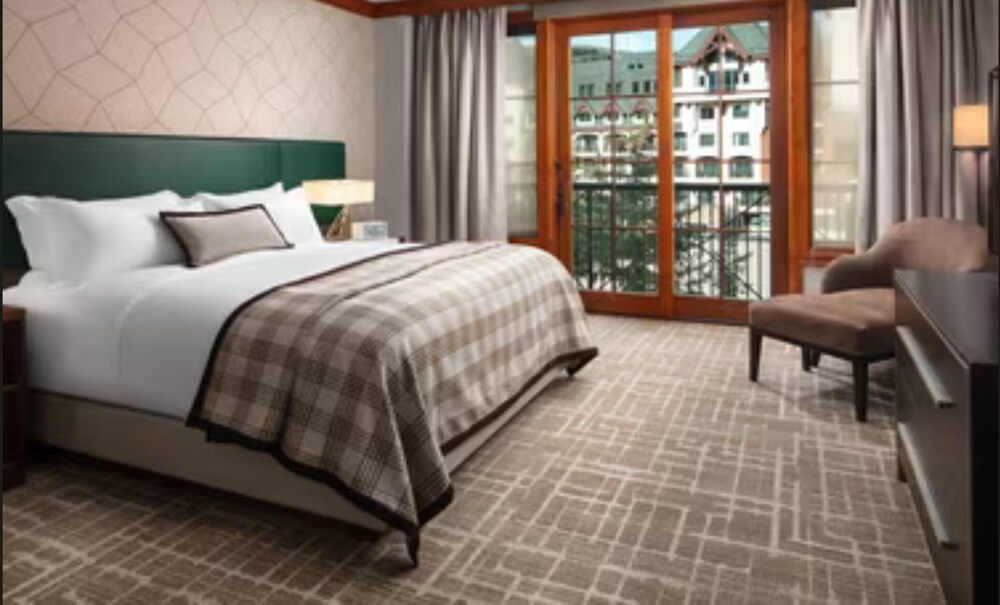 Ritz Carlton Club, 3 Bedroom, 3.5 Bathroom, Sleeps 8, - Vail, CO