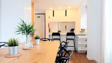 Talheres/pratos/utensílios de cozinha