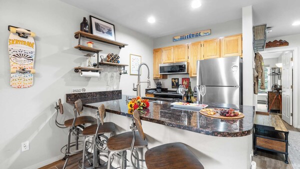 Etta Place 6 By Avantstay | Ski In/ Ski Out Unit! - Telluride, CO
