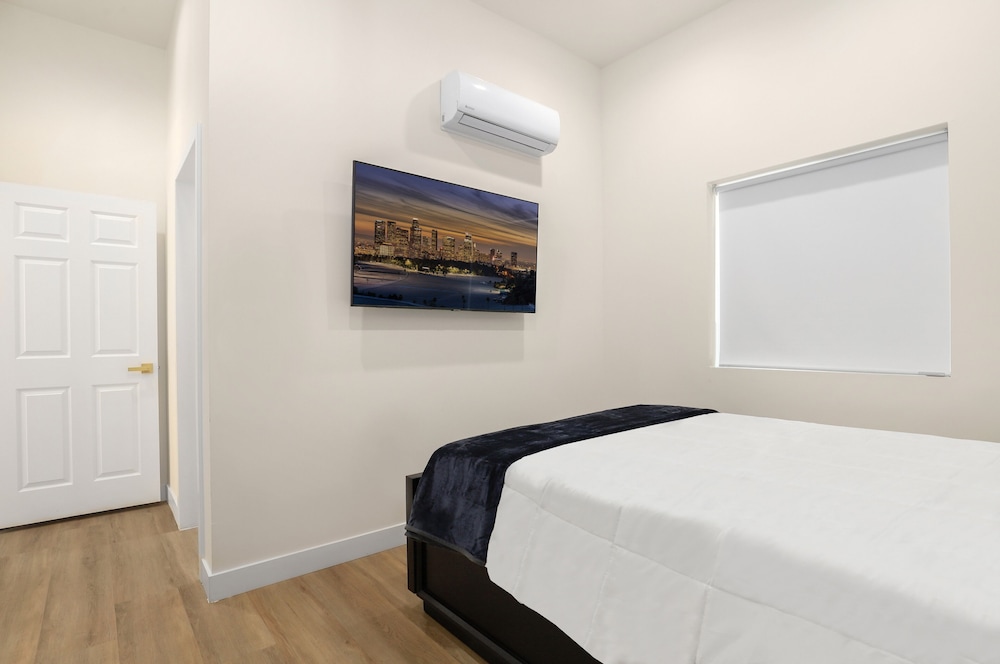 Luxe Guesthome W/pool & Spa Near Lax & Sofi - South Gate, CA