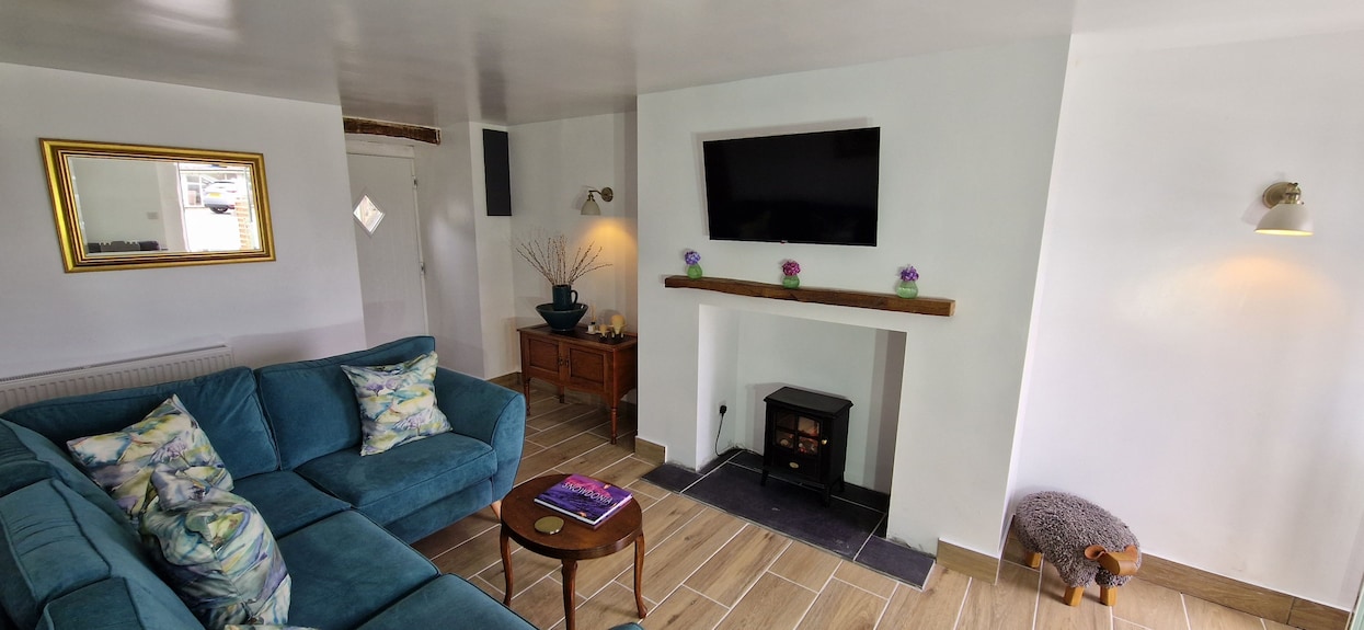 Lovely Traditional Welsh Stone Cottage - North Wales