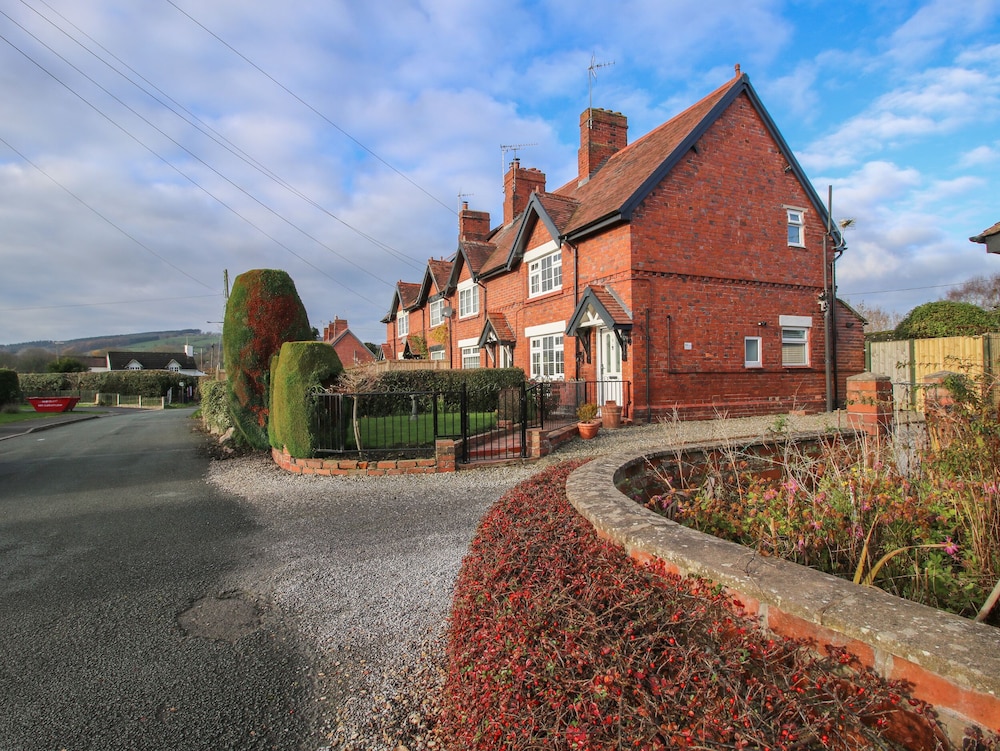 8 New Houses - Shropshire