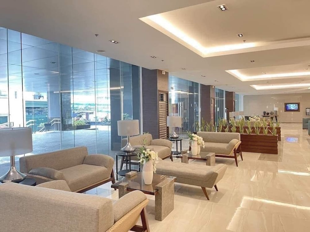 Charie Sky View at Coast Residences near PICC CCP WTC Star City MOA ...