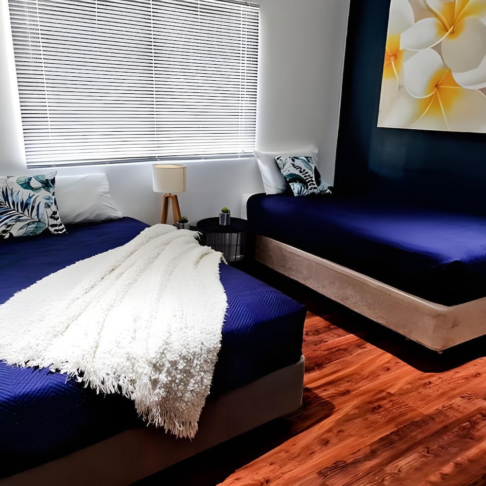 4-bedroom 2-bathroom Townhouse The Gardens Darwin With Private Spa & Courtyard - Darwin