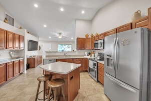 Casa, 2 quartos | Cozinha privada | Geladeira, fogão, cafeteira/chaleira