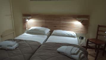 Quarto Standard | 1 quarto, secretária, Wi-fi grátis, roupa de cama fornecida