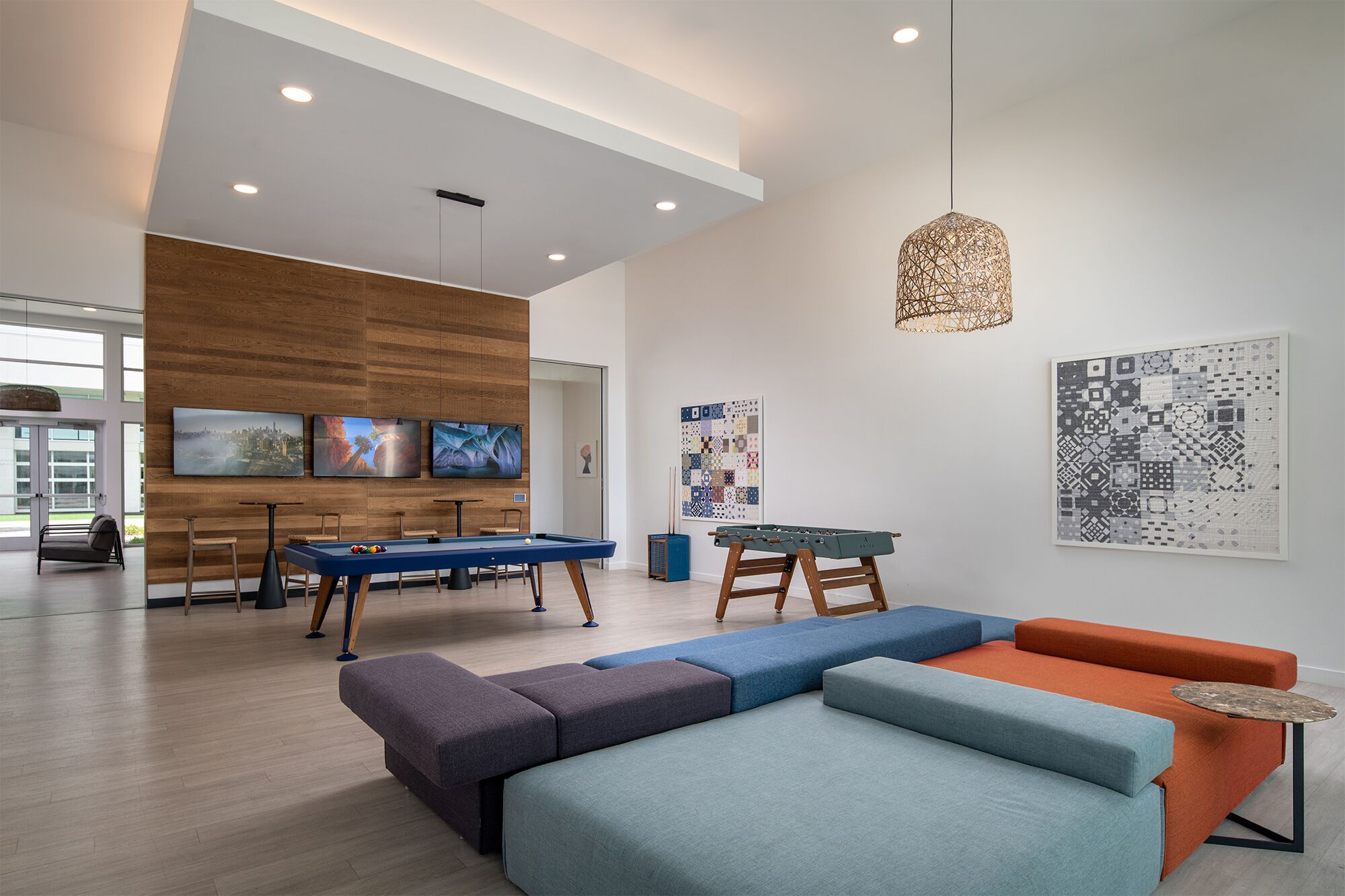 New 2-bedroom Furnished Serviced Apartment Near Strip And Henderson Pet Friendly - Henderson, NV