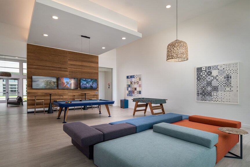 New 2-bedroom Furnished Serviced Apartment Near Strip And Henderson Pet Friendly - Henderson, NV