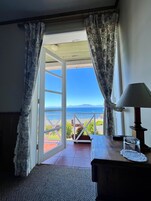 Quarto clássico | Wi-Fi de cortesia, roupa de cama