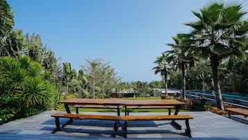 3 piscinas exteriores