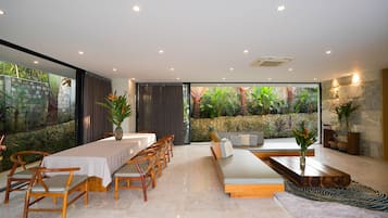 Quarto Duplo de Luxo, vista para o mar | Sala de estar
