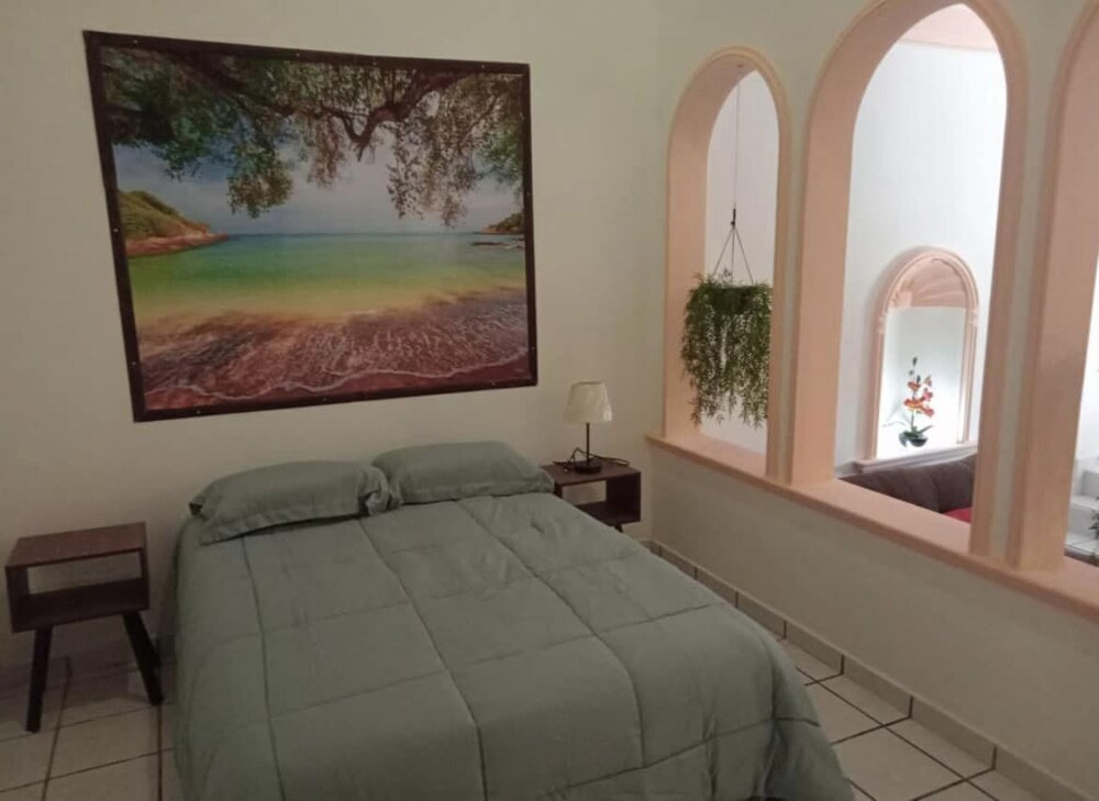 Departamento Cerca Del Malecón y el Estadio De Beisbol - Mazatlán | Vrbo