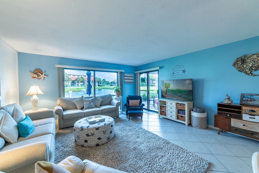 Sunset Paradise @ Edgewater-ground Floor 2/2 Villa! Free Beach Tram! - Panama City Beach, FL