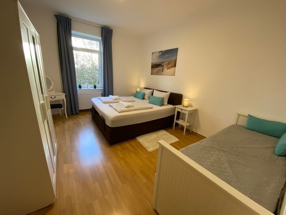 Apartment Zur Schleuse Mit Kamin, Smart-tv Und öFf. Kostenlosen Parken - - Rostock