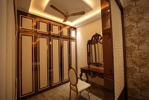 Quarto Deluxe, 1 cama king-size | Wi-fi grátis 