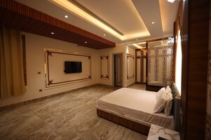 Quarto Deluxe, 1 cama king-size | Wi-fi grátis 