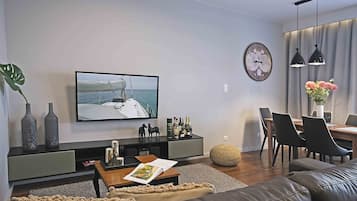 Apartamento | 3 quartos, cofres nos quartos, ferros/tábuas de passar roupa