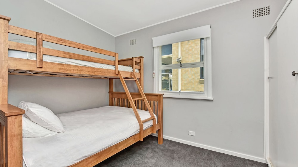 Balmoral Waterfront Escape at Lake Macquarie - Newcastle | Vrbo