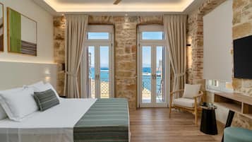 Quarto Duplo Superior, varanda, vista para o mar | Roupa de alta qualidade, minibar, cofre com capacidade para portátil