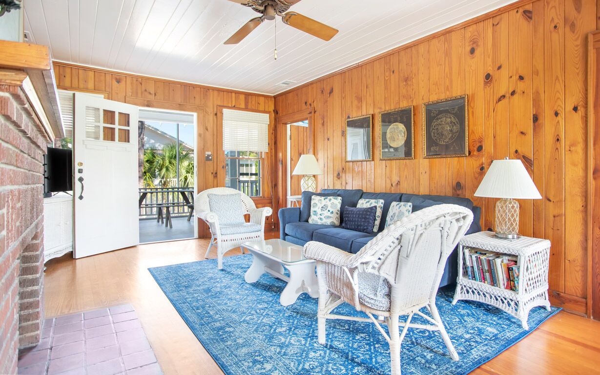 Coastal, Airy Historic Cottage On Tybee, Steps From Beach By Tybee Cottages - Tybee Island, GA