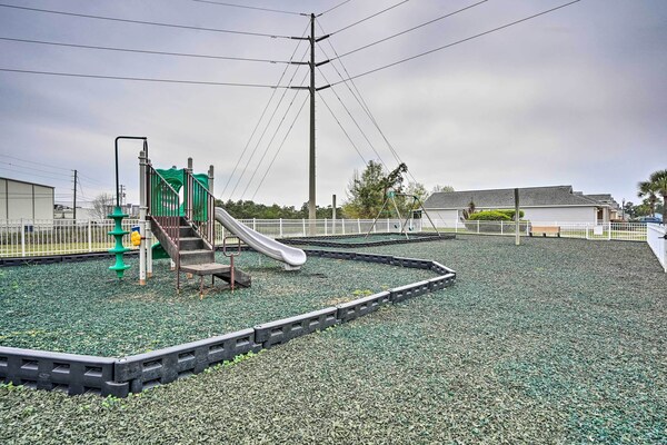 Panama City Beach Home, 1 Mi To Beach/fishing Pier - Panama City Beach, FL