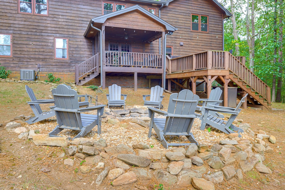 Mcdonough Escape W/ Private Hot Tub & Game Room! - McDonough, GA