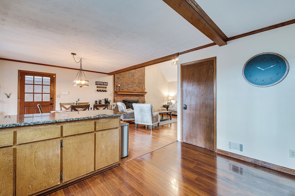 Mcdonough Escape W/ Private Hot Tub & Game Room! - McDonough