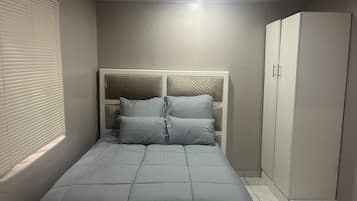 Casa de campo conforto, 1 quarto, vista para o jardim, no piso térreo | 1 quarto, roupas de cama de algodão egípcio, roupas de cama premium