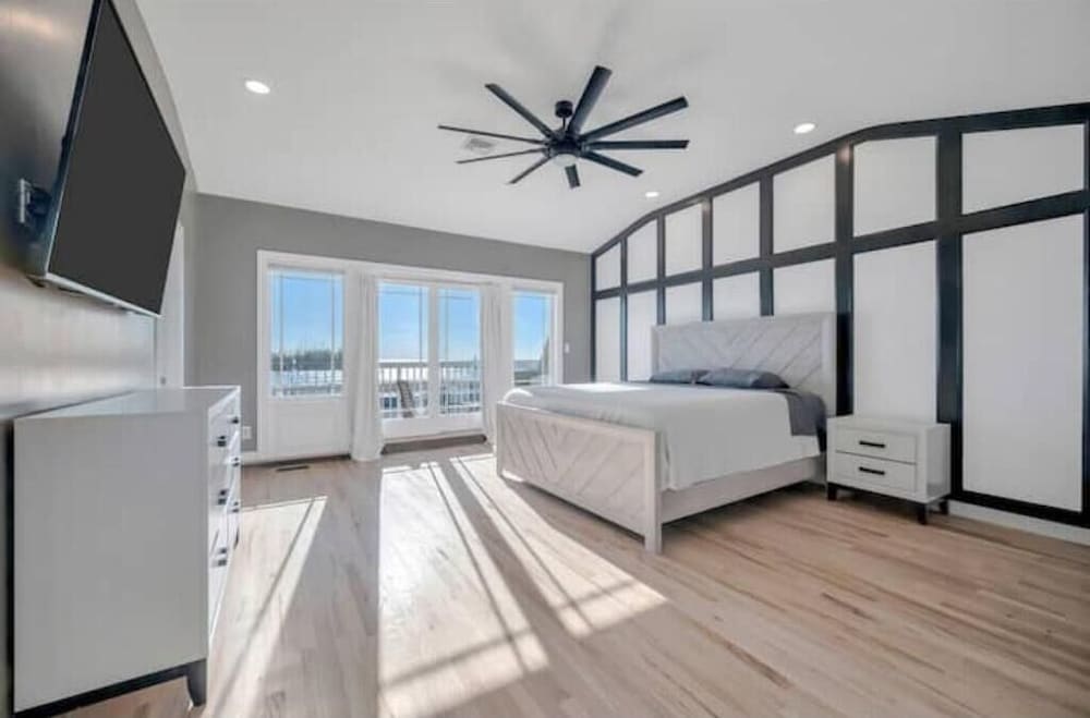 The Eden - Beachfront - St John's University, Queens