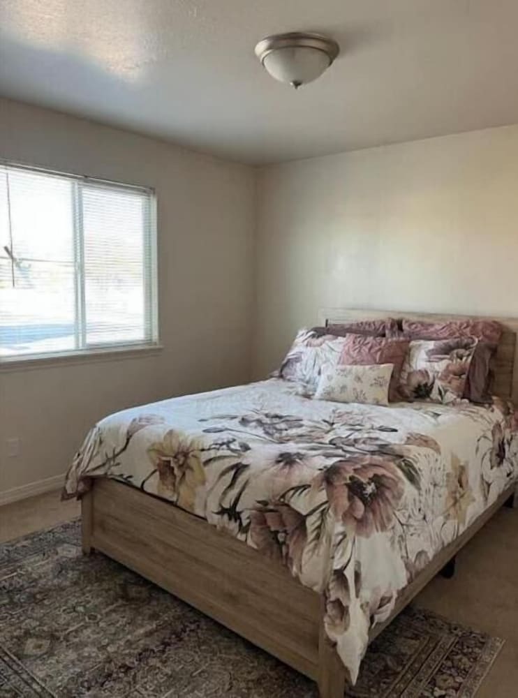 Rare Hidden Gem By Snake River - Idaho Falls, ID