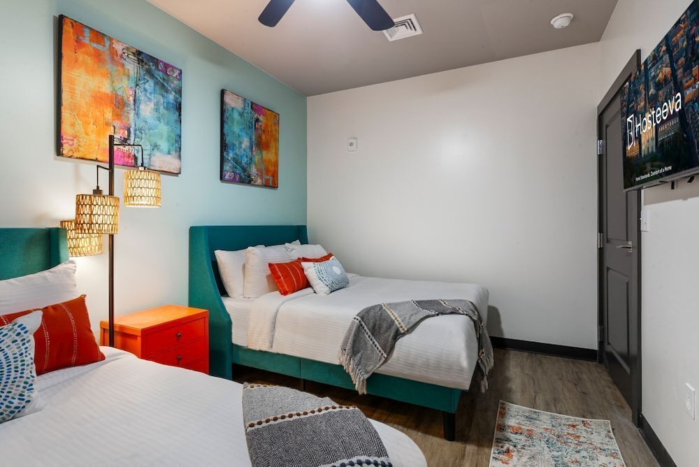 Bourbon Breeze: 4br Urban Sanctuary Condo - New Orleans, LA