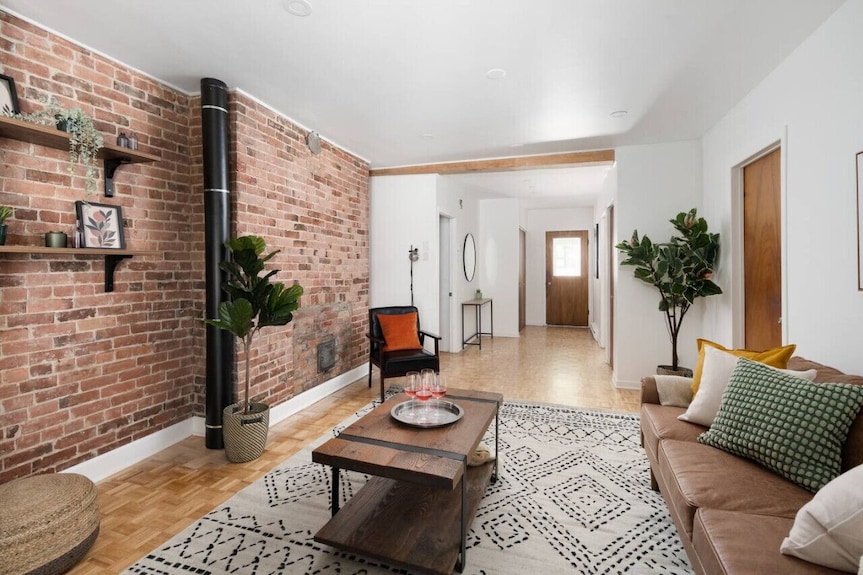 Modern Montreal, Patio & Paid Parking 10 Guest - Montreal