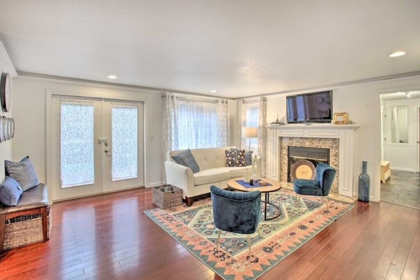 Comfort & Calm Perfect For Work, Families , Pets & Getaways - Fife, WA