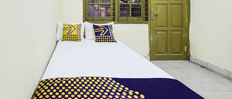 Quarto Duplo Standard | Secretária, Wi-fi grátis, roupa de cama fornecida