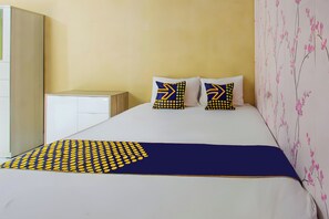 Quarto Duplo Standard | Secretária, Wi-fi grátis, roupa de cama fornecida