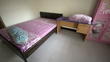 Quarto Duplo Standard | Secretária, Wi-fi grátis, roupa de cama fornecida